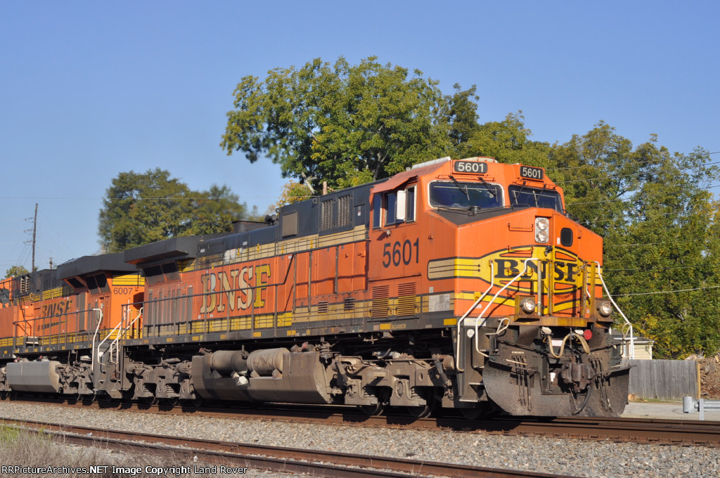BNSF 5601 South